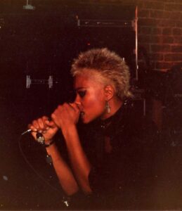 Tina Bell: uma mulher negra ajudou a fundar o grunge — Sopa Alternativa